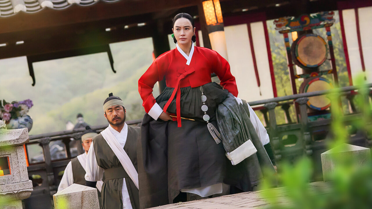 Watch Under the Queen's Umbrella | Netflix Official Site